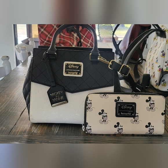 Loungefly | Bags | Loungefly Black And White Mickey Purse W Matching ...